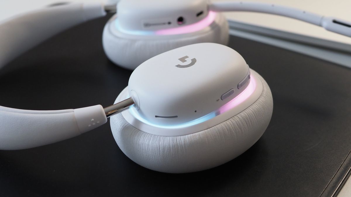 Logitech G735 review: "A gorgeous feature-packed headset with a hefty ...