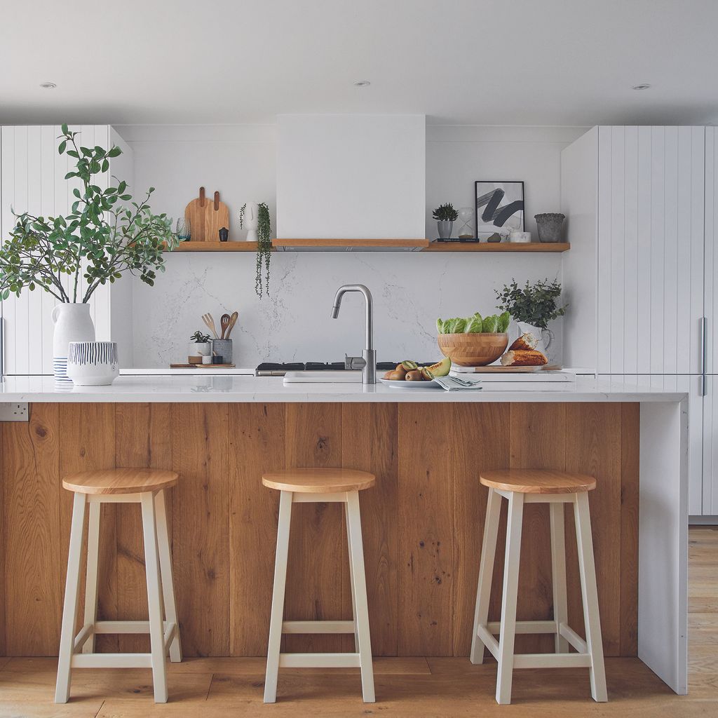 Breakfast bar ideas to make your kitchen more flexible | Ideal Home