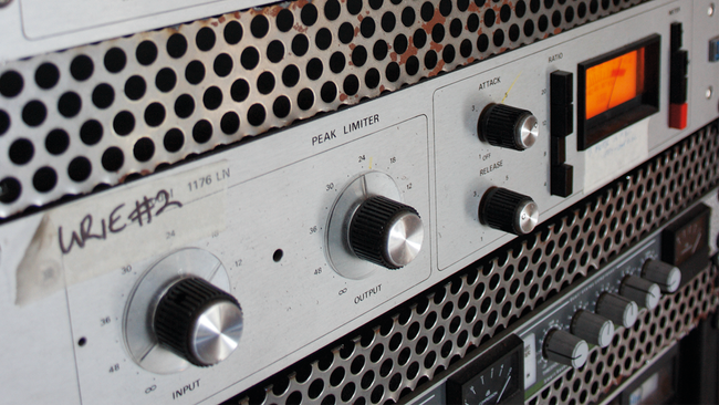 Fantastic (stock) plugins and how to use them: Logic Pro Compressor ...