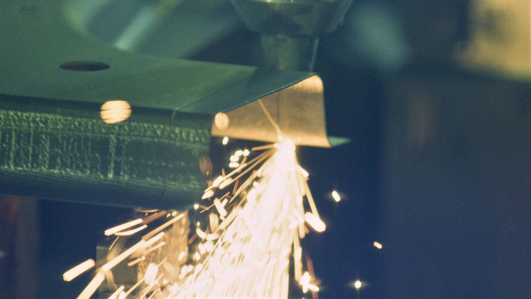 How Ford uses giant furnaces, robots and super-hot lasers to build ...