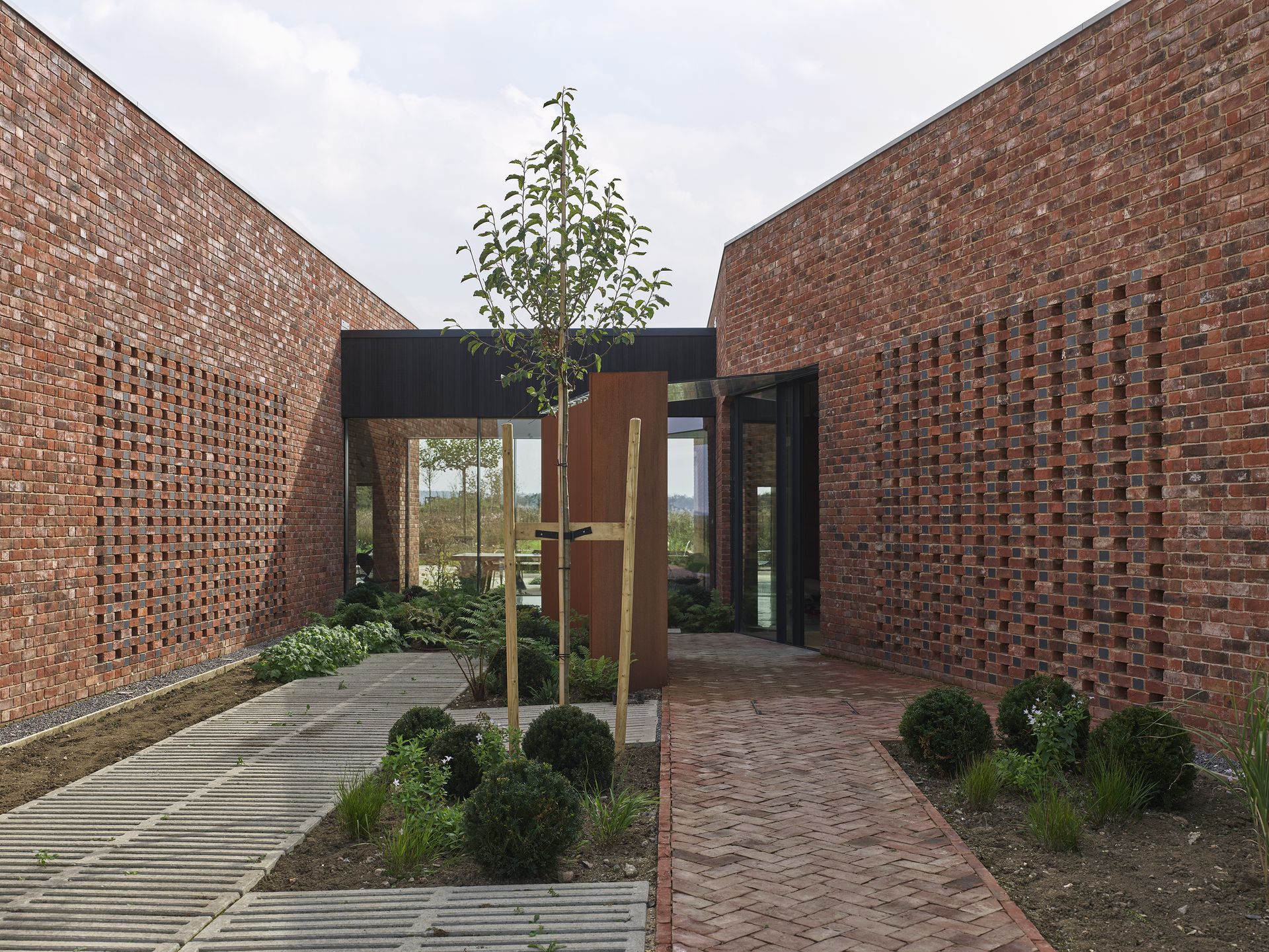 Tour this Oxfordshire house by Richard Parr Associates | Wallpaper*