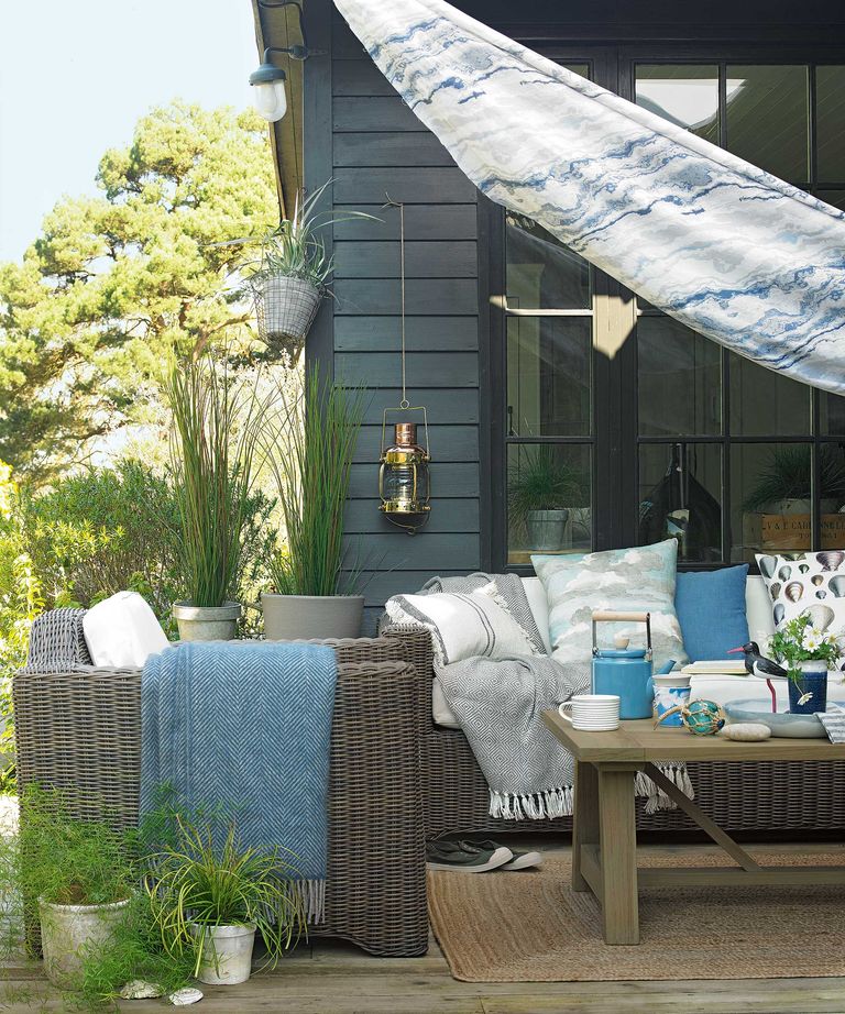 Decking decorating ideas: 15 ways to add personality | Gardeningetc