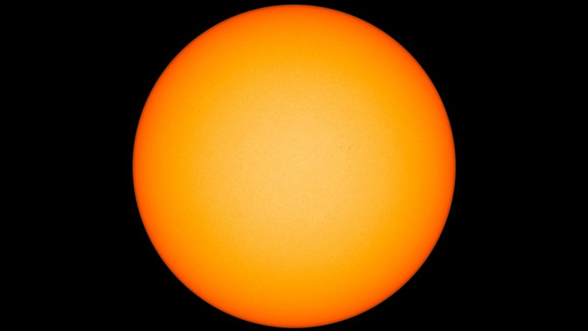 The sun's atmosphere: Photosphere, chromosphere and corona | Space