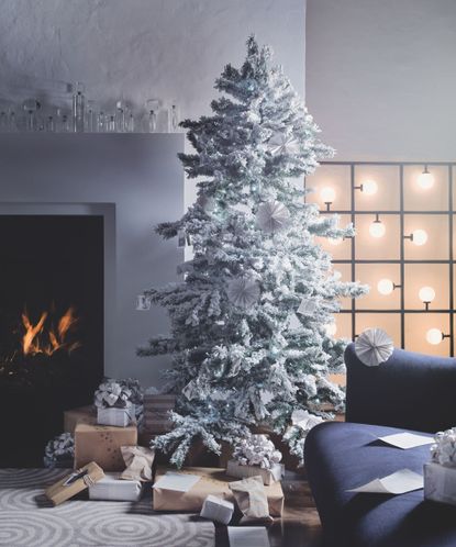 10 White Christmas Tree Ideas — The Color Trend We're Into | Livingetc