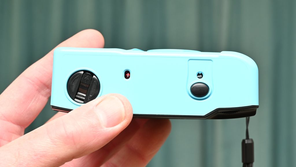 Kodak M35 Reloadable Film Camera review: pick a color, there a plenty ...