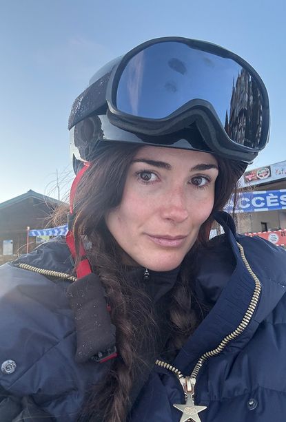 7 Skiing Hairstyles to Take You From The Slopes to Après | Who What Wear