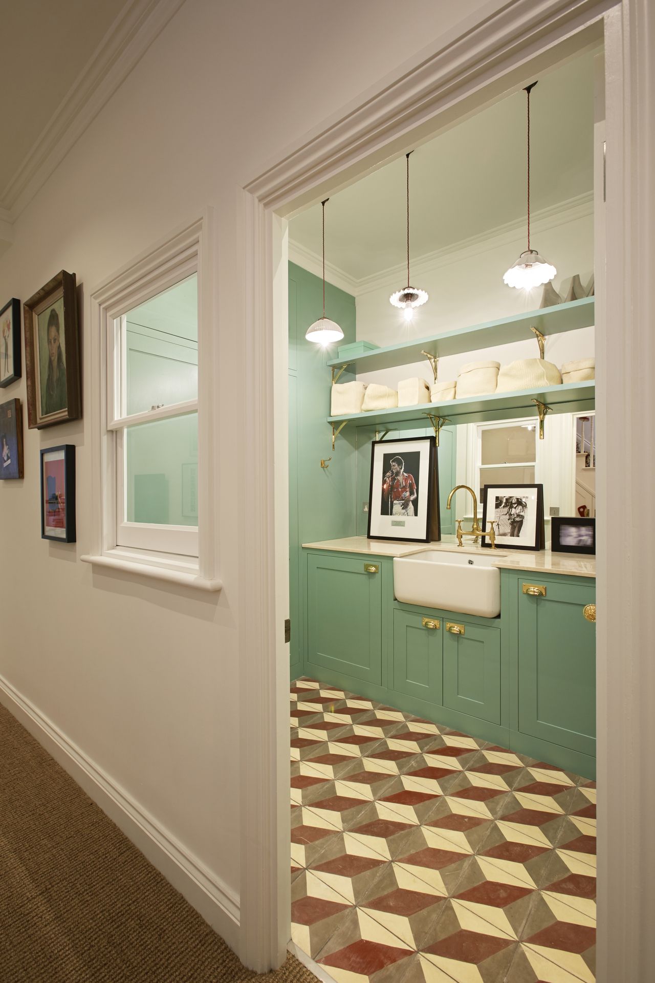 Narrow utility room ideas: Smart tactics for awkward layouts | Homes ...