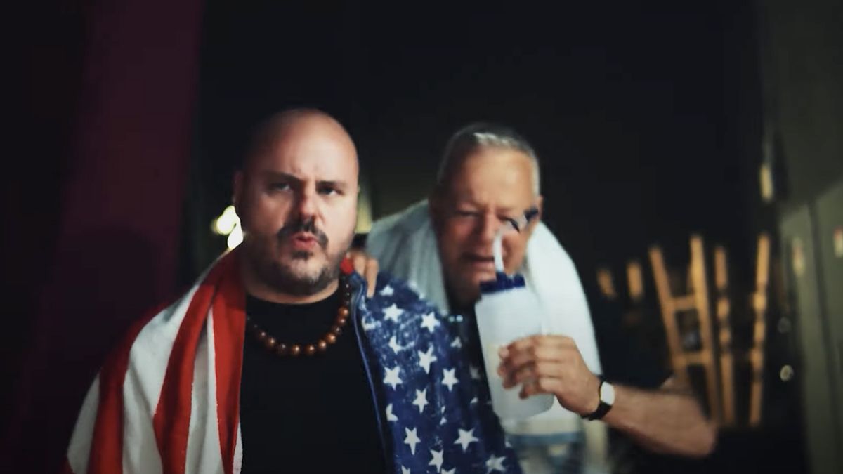 Andy McKee has Tommy Emmanuel in his corner as he deals exhilarating ...