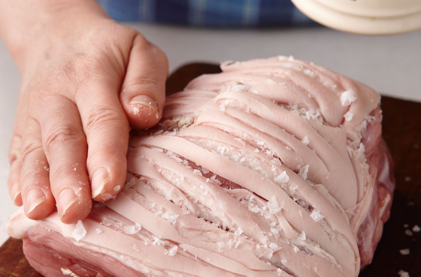 How to roast pork with crackling - including the optimum roast pork ...