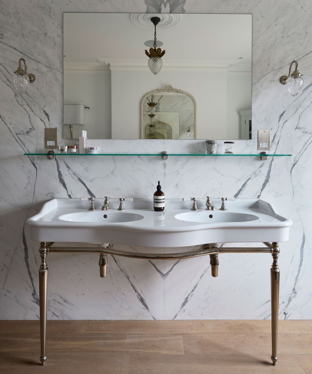 This fully renovated London townhouse expertly blends antiques and ...