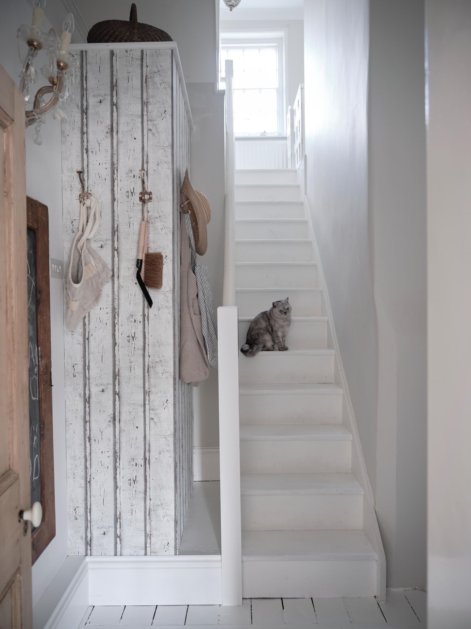 11 hallway wallpaper ideas to instantly transform your entryway | Livingetc