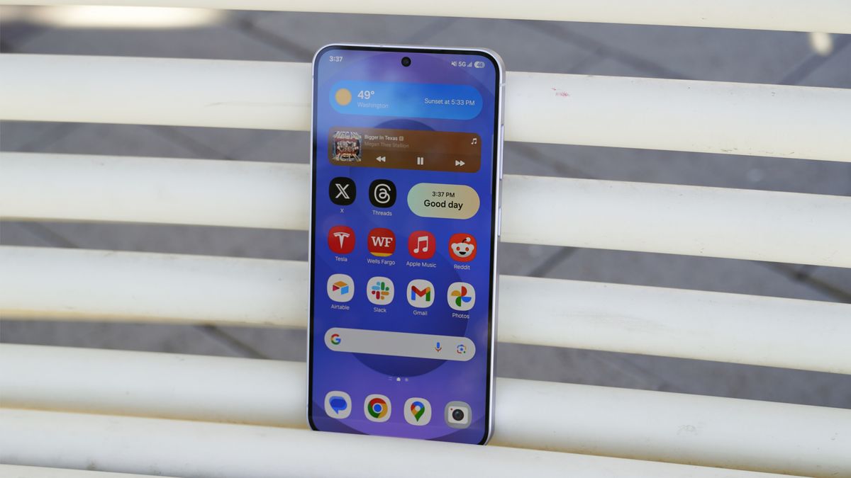 Samsung Galaxy S25 review: The last compact Android flagship | Android ...