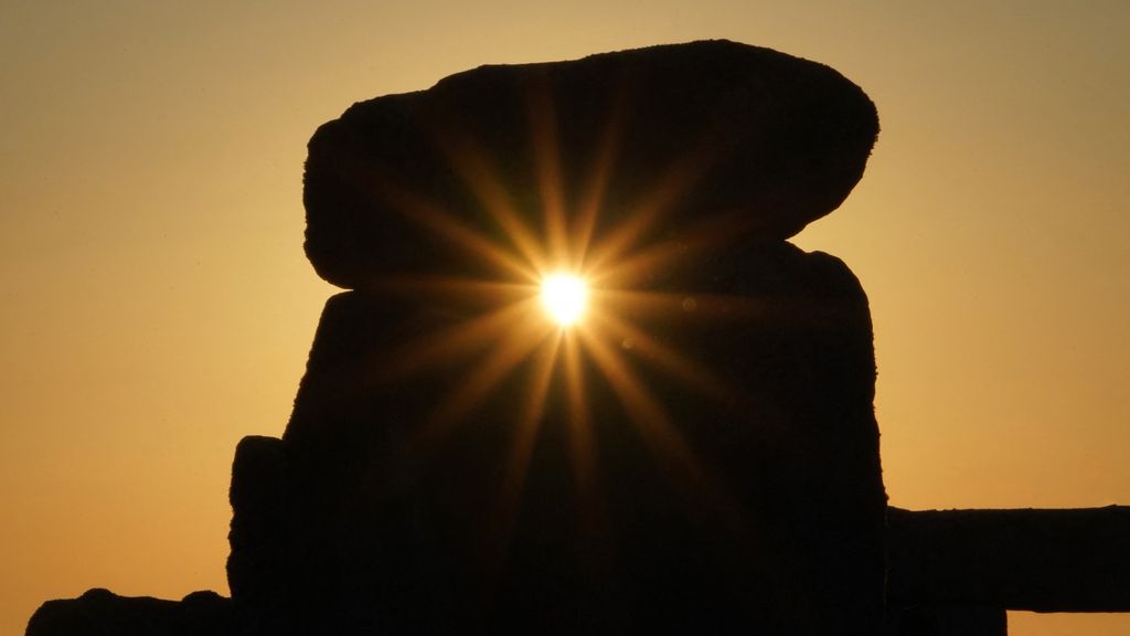 Summer solstice 2024 is here! See celebrations at Stonehenge and beyond ...