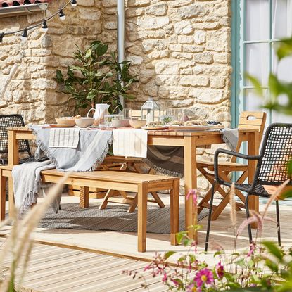 15 garden table ideas – stylish seating for your outside space | Ideal Home