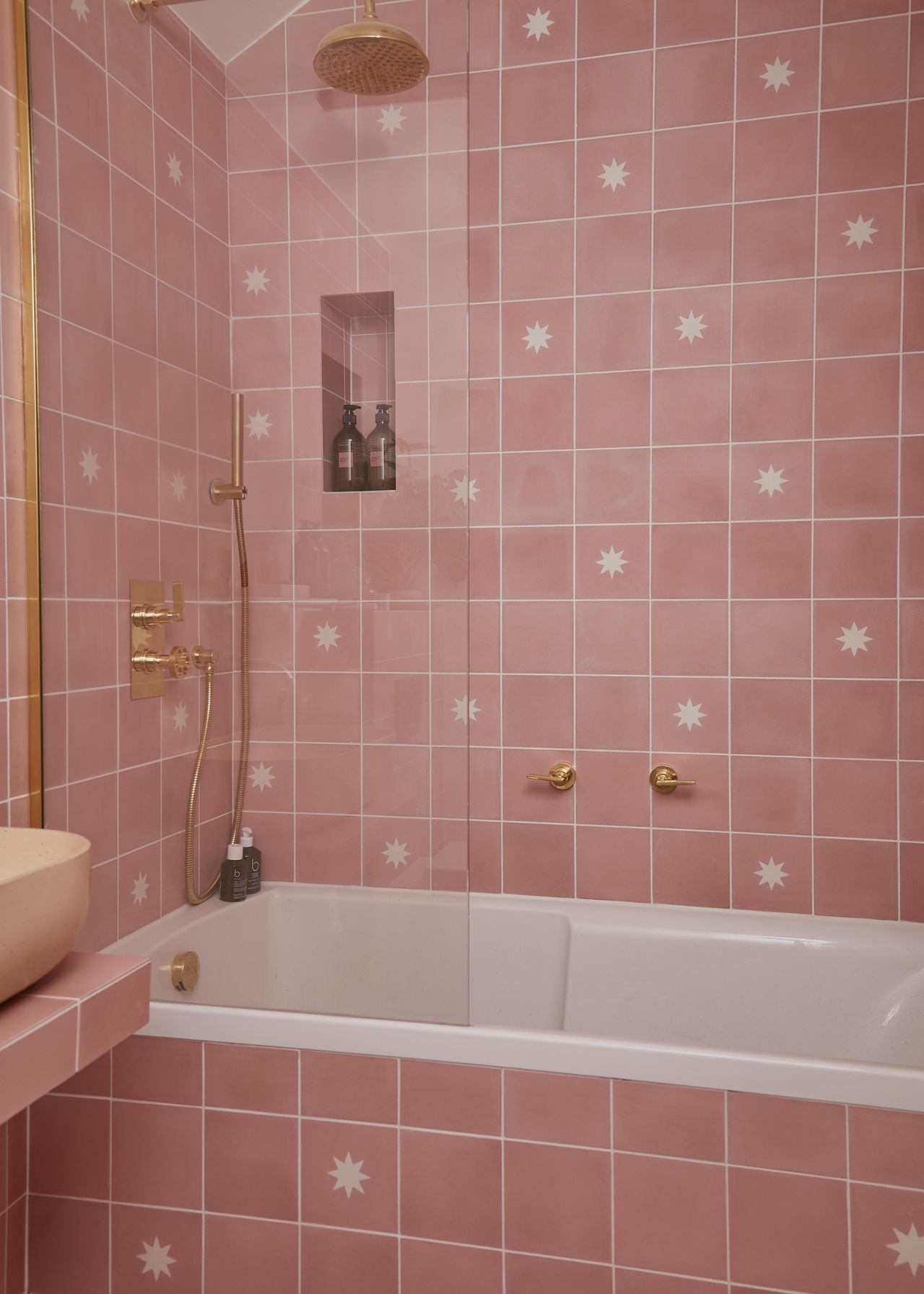 Tiled Bathtub Ideas — 10 Ways to Revive the Tiled Tub Trend | Livingetc
