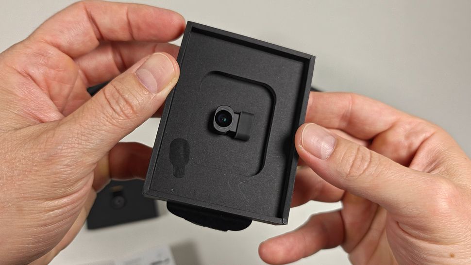 The latest Xreal smart glasses have a camera, and I couldn't be more ...