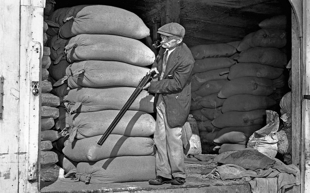 'War of the Worlds!' The Infamous Martian Invasion Radio Broadcast ...