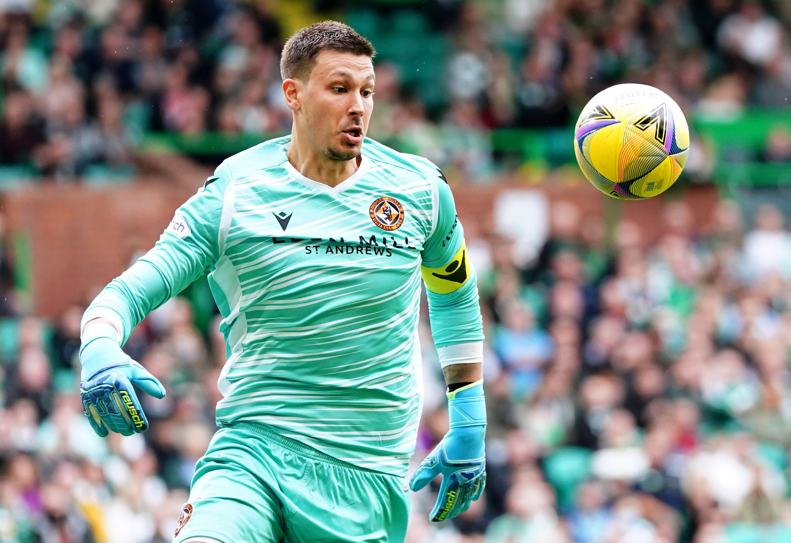 Celtic new-boy Ben Siegrist looking to push Joe Hart for number one ...