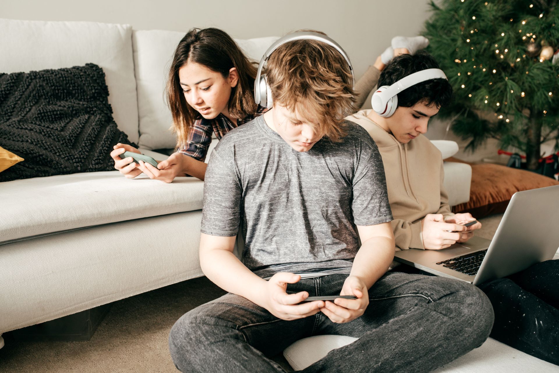 Child development stages: Ages 0-16 years from baby to teenager ...