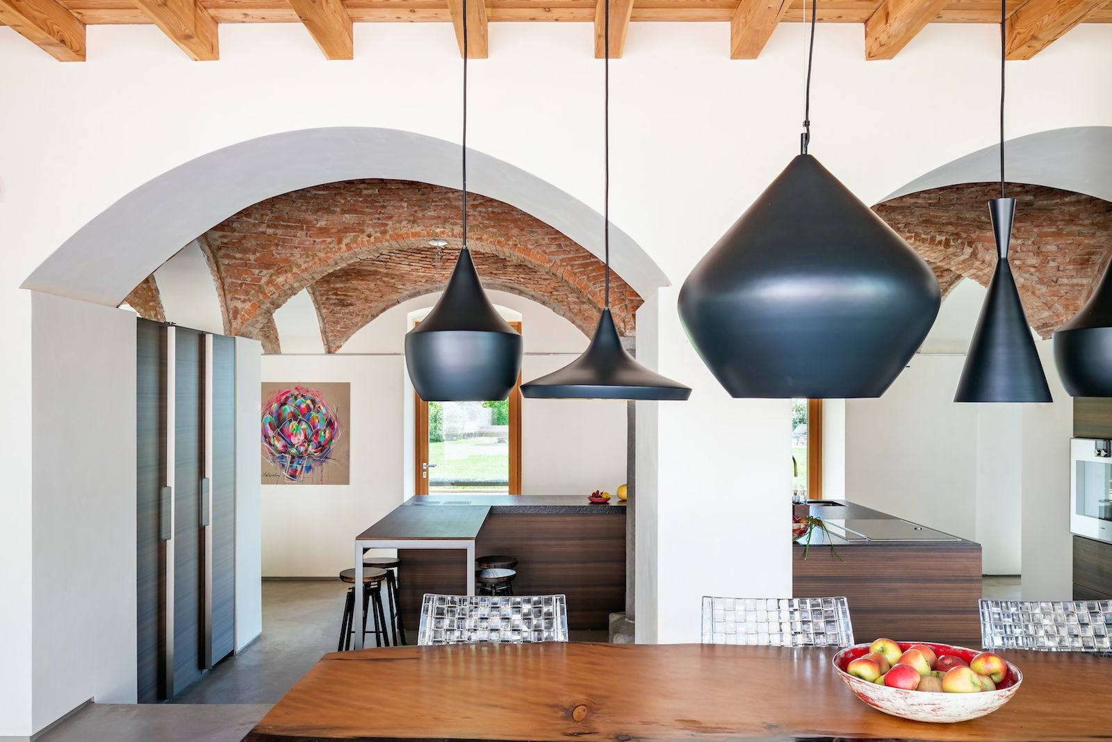 See inside a striking converted barn that dates back to 1700s | Livingetc