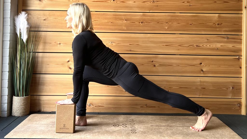 How to use yoga blocks to alleviate wrist pain, improve your stability ...