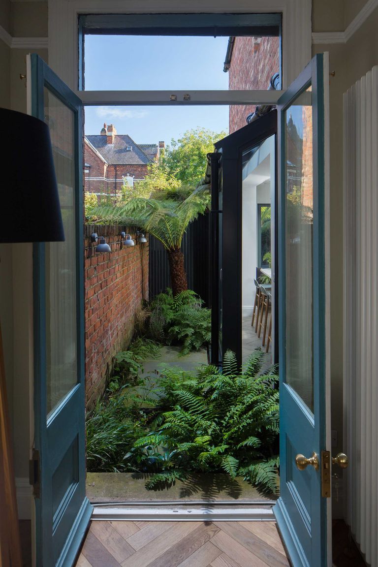Side garden ideas: 11 ways to transform the small space alongside your ...