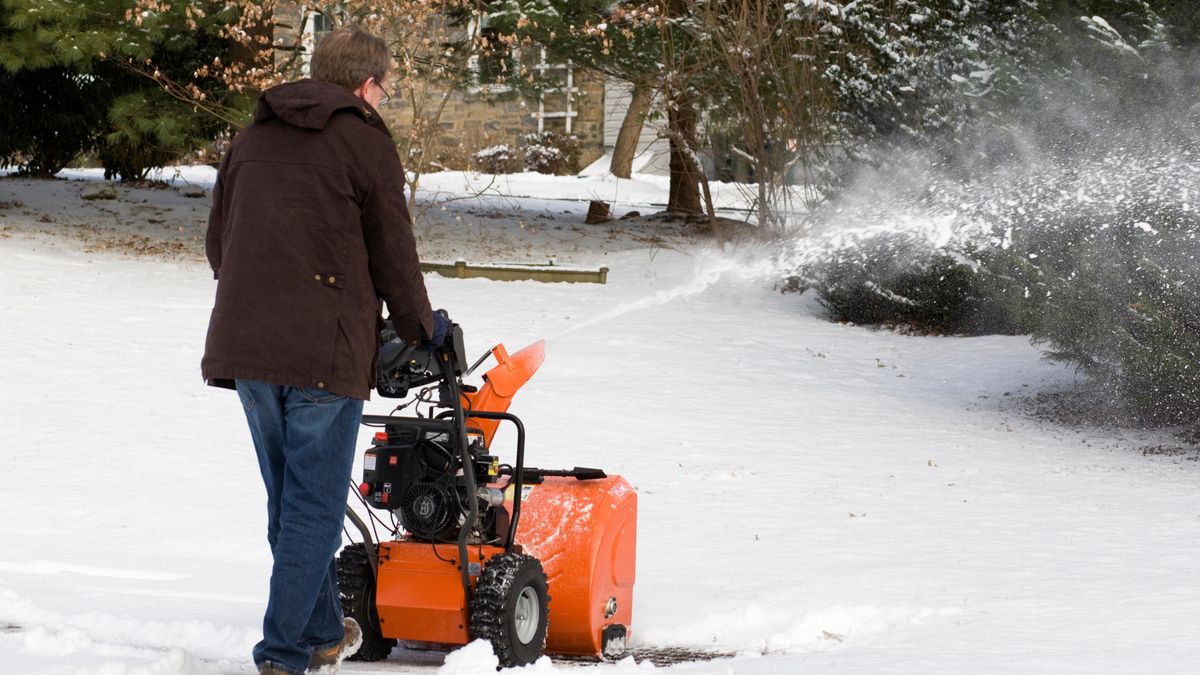 How to choose a snow blower | Top Ten Reviews