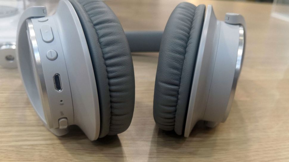 Hands on: Audio-Technica ATH-SR30BT review | TechRadar