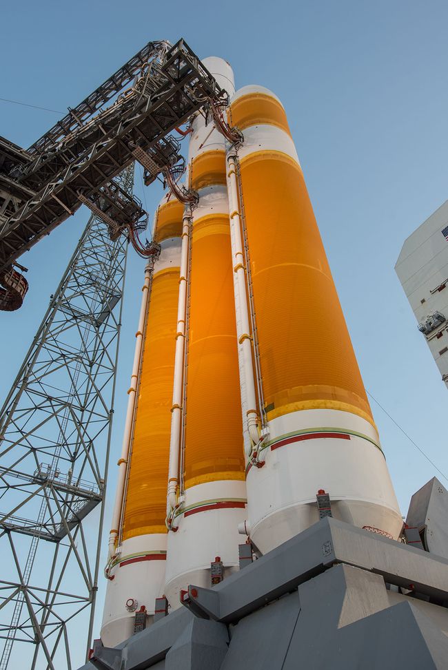 Launch Photos: Secret NROL-37 Spy Satellite Rides Delta IV Heavy Rocket ...
