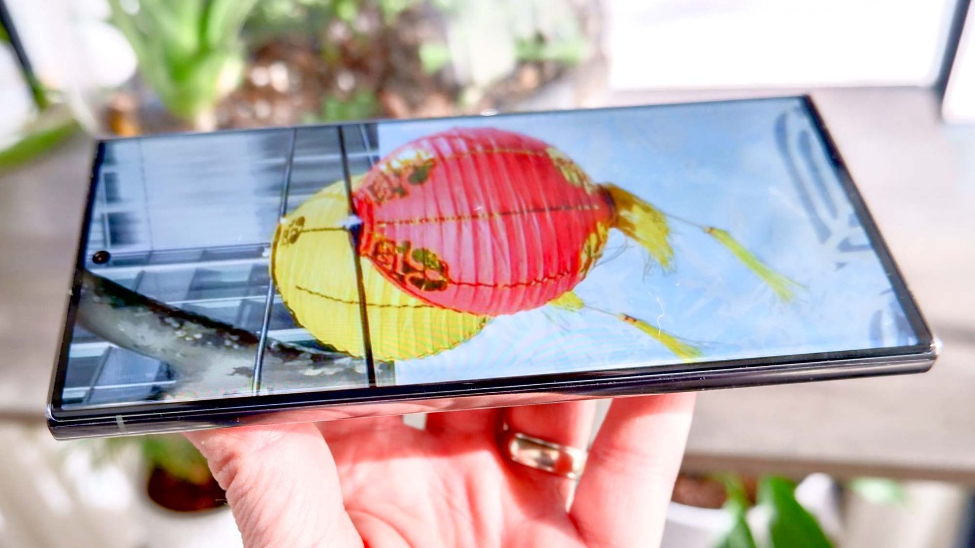 Hey, Samsung — It’s time to ditch curved screen phones | Tom's Guide