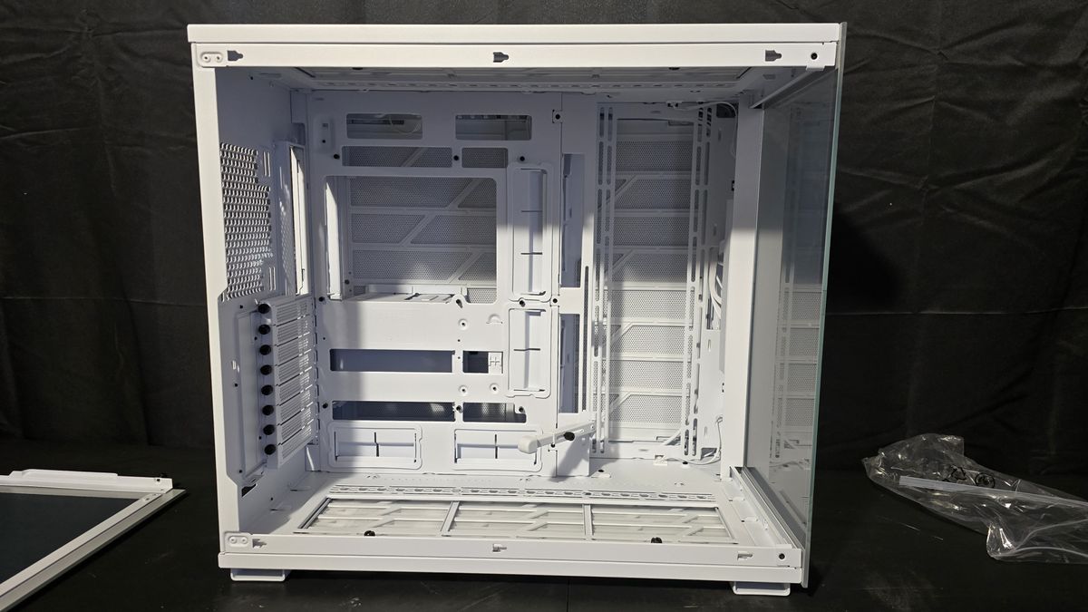 Be Quiet Light Base 900 DX Case Review: Innovative design with lots of ...