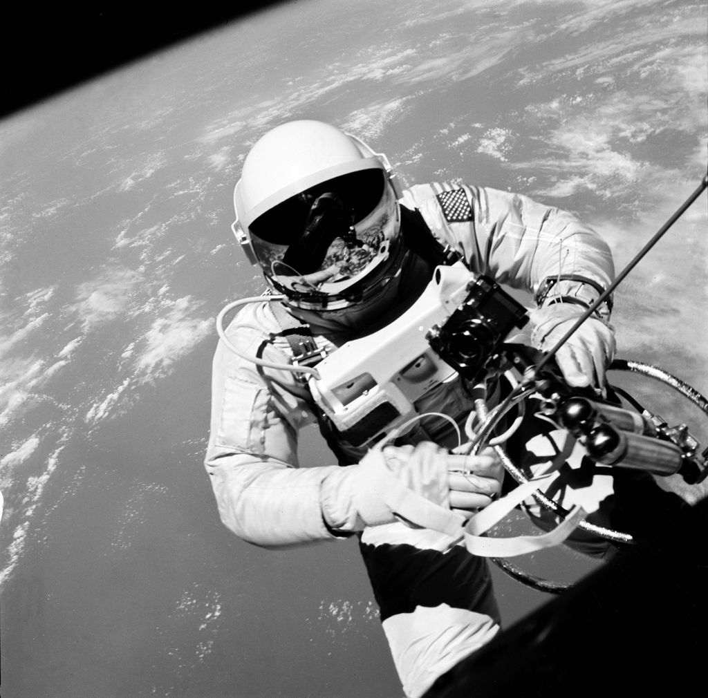 Gemini IV: Inside NASA's First Spacewalk Mission (Photos): Page 2 | Space