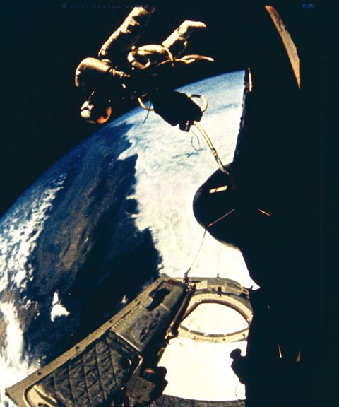 The 1st American Spacewalk in NASA Photos | Space