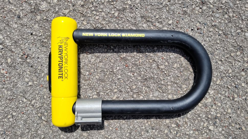 Kryptonite New York Lock Diamond D-lock review: Hefty, and claimed to ...