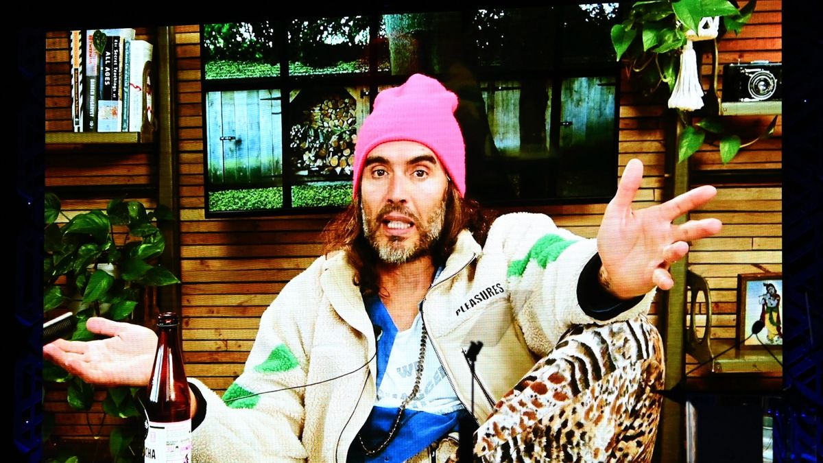 How Russell Brand built up his online following | The Week