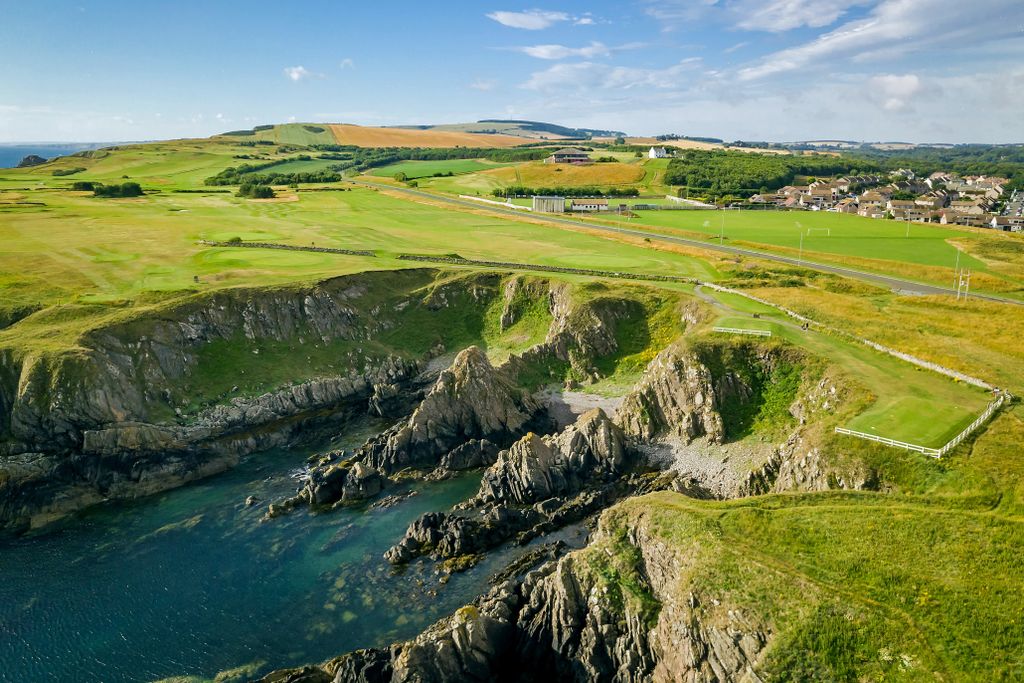 12 Beautiful Golf Holes Worth The Green Fee Alone | Golf Monthly