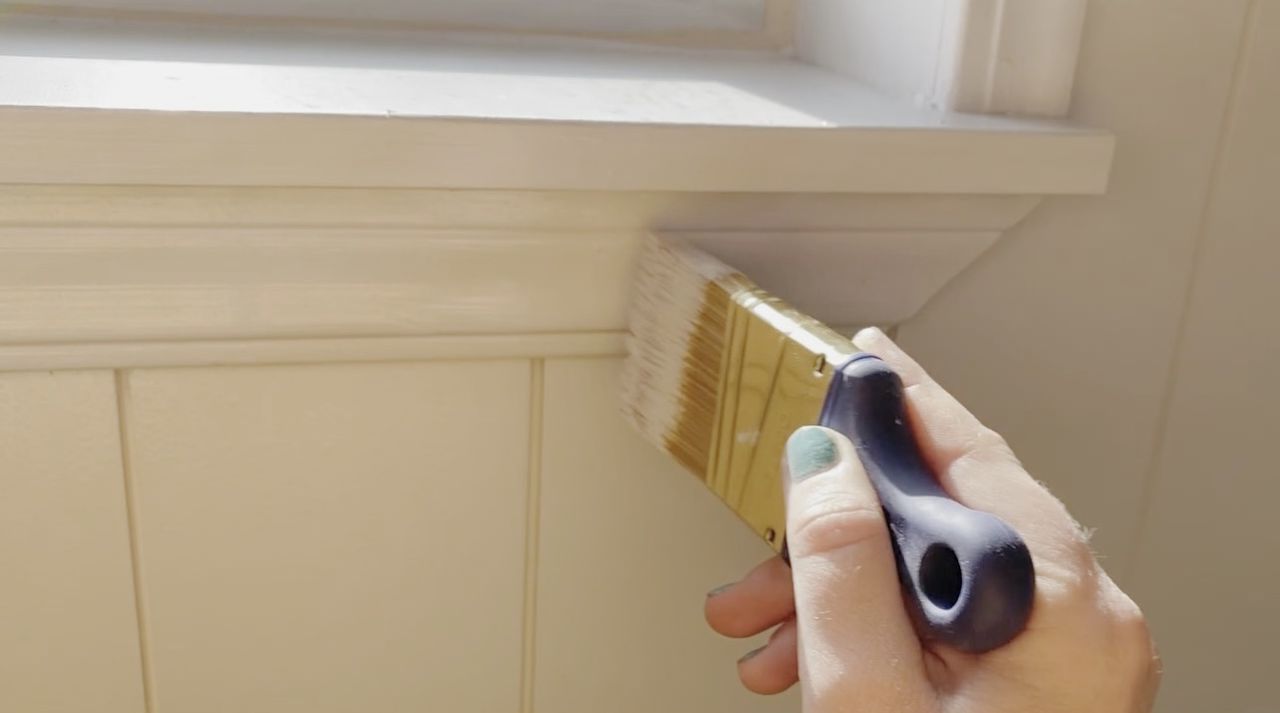 How to paint trim and molding: A beginner's guide for a pro finish ...
