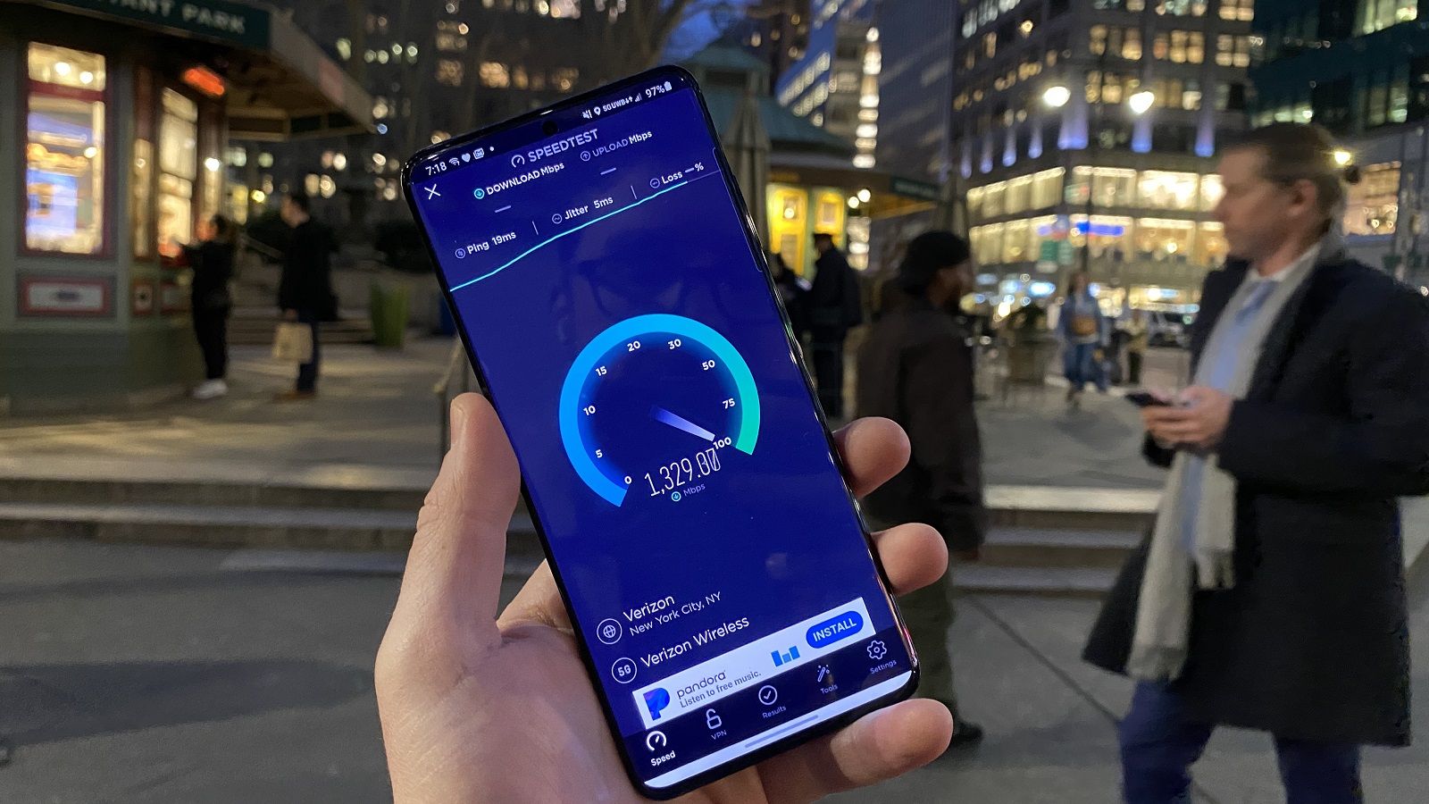 Can a 5G phone give my whole flat high-speed internet? I found out ...