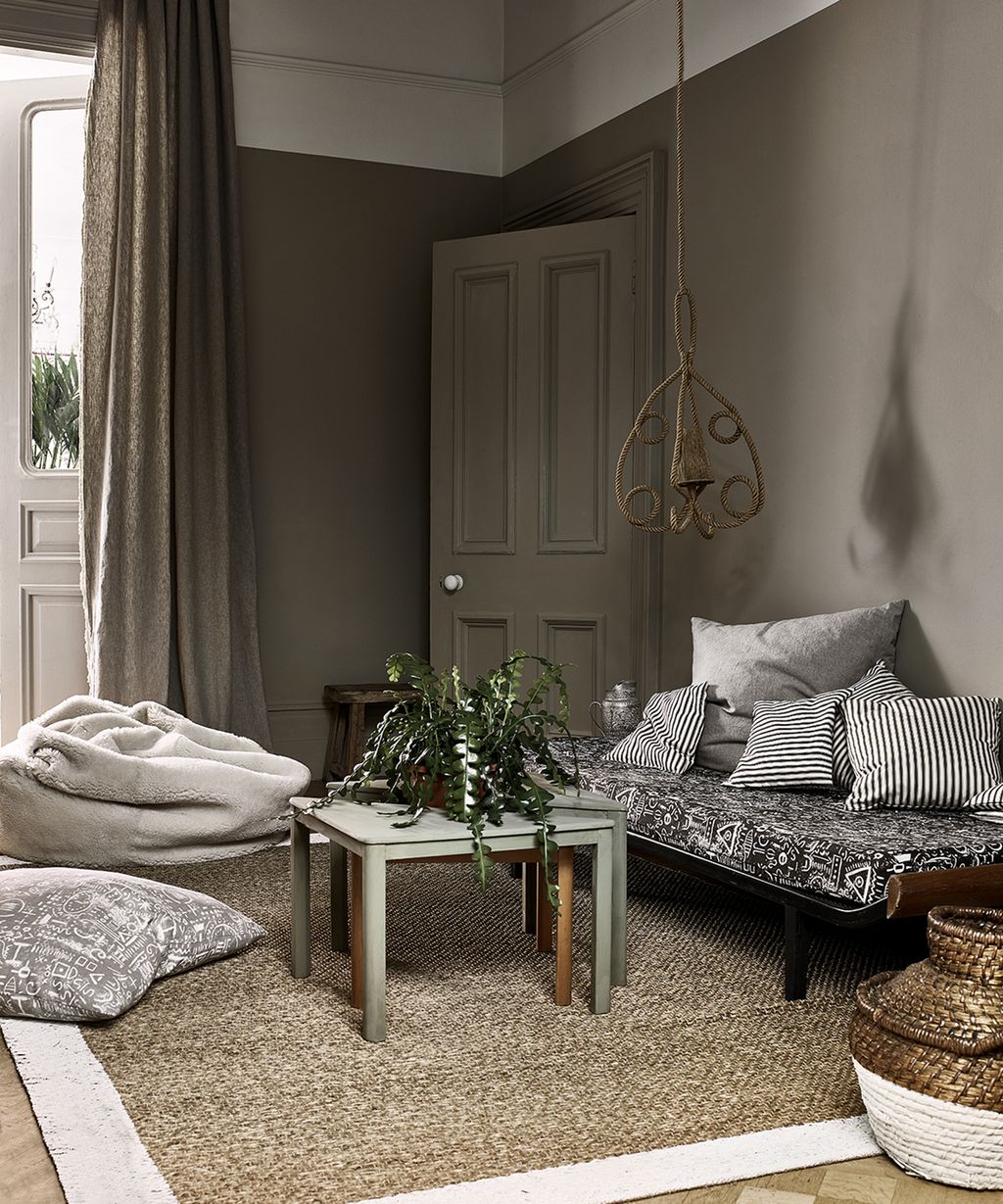 13 grey and brown living rooms that work | Real Homes