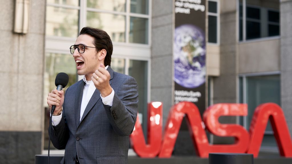 'We have to fully fund NASA': Lawmaker joins space agency employees in ...