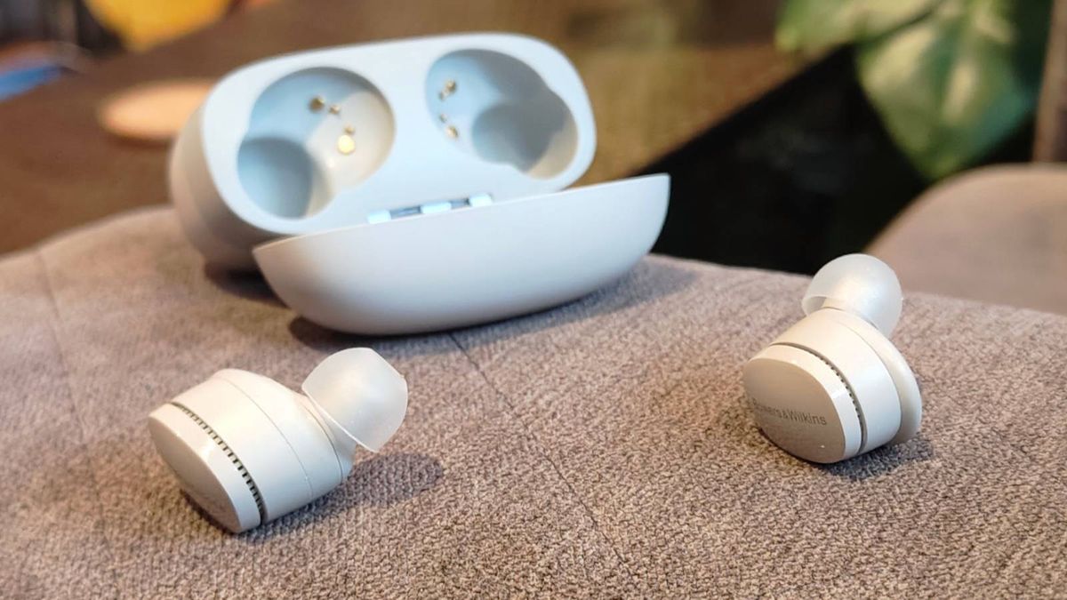 Bowers & Wilkins Pi6 review: great sounding earbuds with a classy build ...