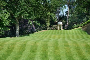 Lawn ideas: 10 gorgeous designs for plots of all shapes and sizes ...