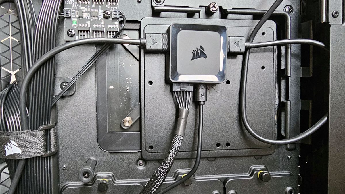 Hands-On: Corsair's iCue Link Brings USB-Like Connectivity to Cooling ...