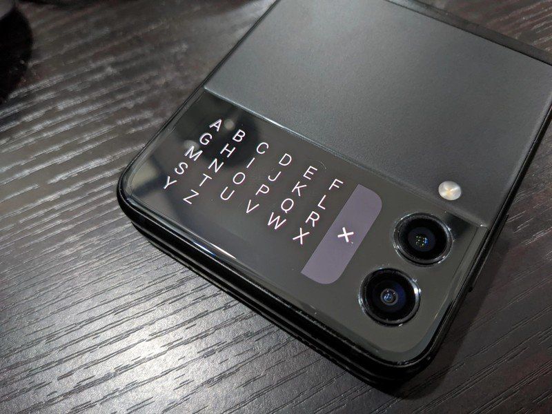 This Galaxy Z Flip 3 launcher will make you use your main screen less ...