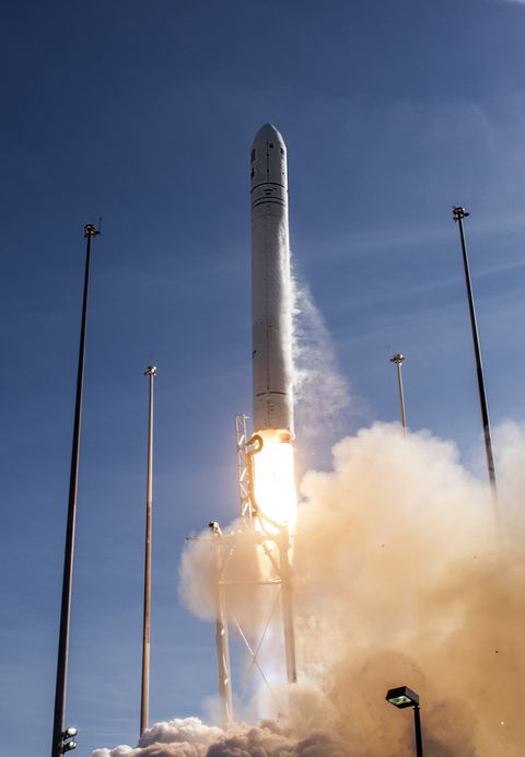 Launch Photos: Orbital Sciences' 1st Cygnus Cargo Mission Blasts Off ...