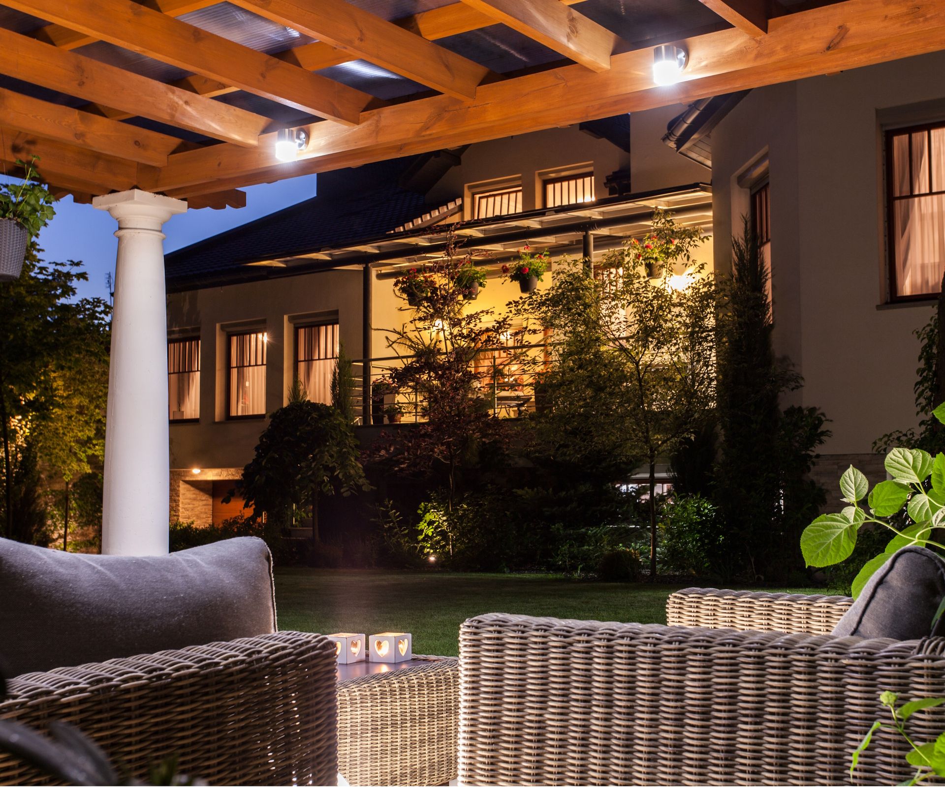 Pergola lighting ideas: 5 ways to brighten your backyard | Homes and ...