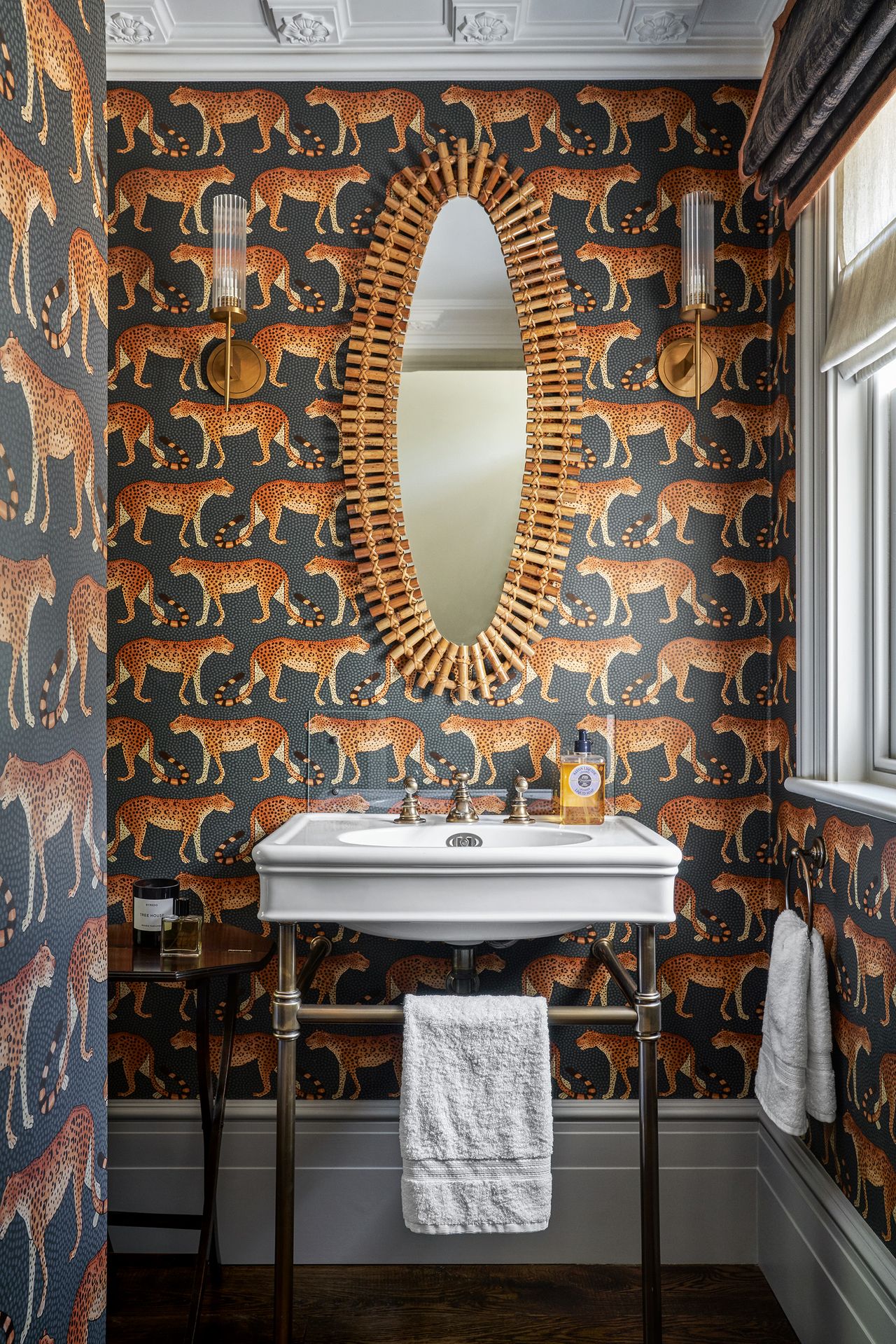 Traditional powder room ideas: Classic half-bath pictures | Homes and ...