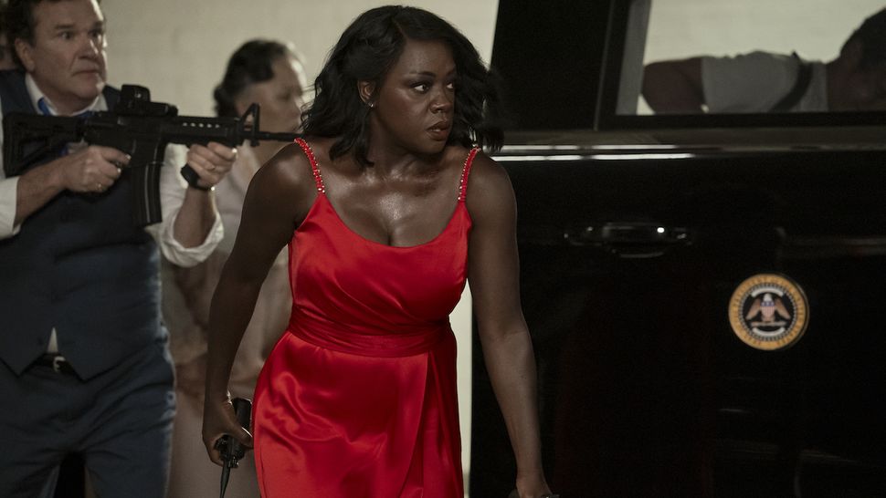 Viola Davis Took Method Dressing To A Whole New Level With Her Sparkly ...