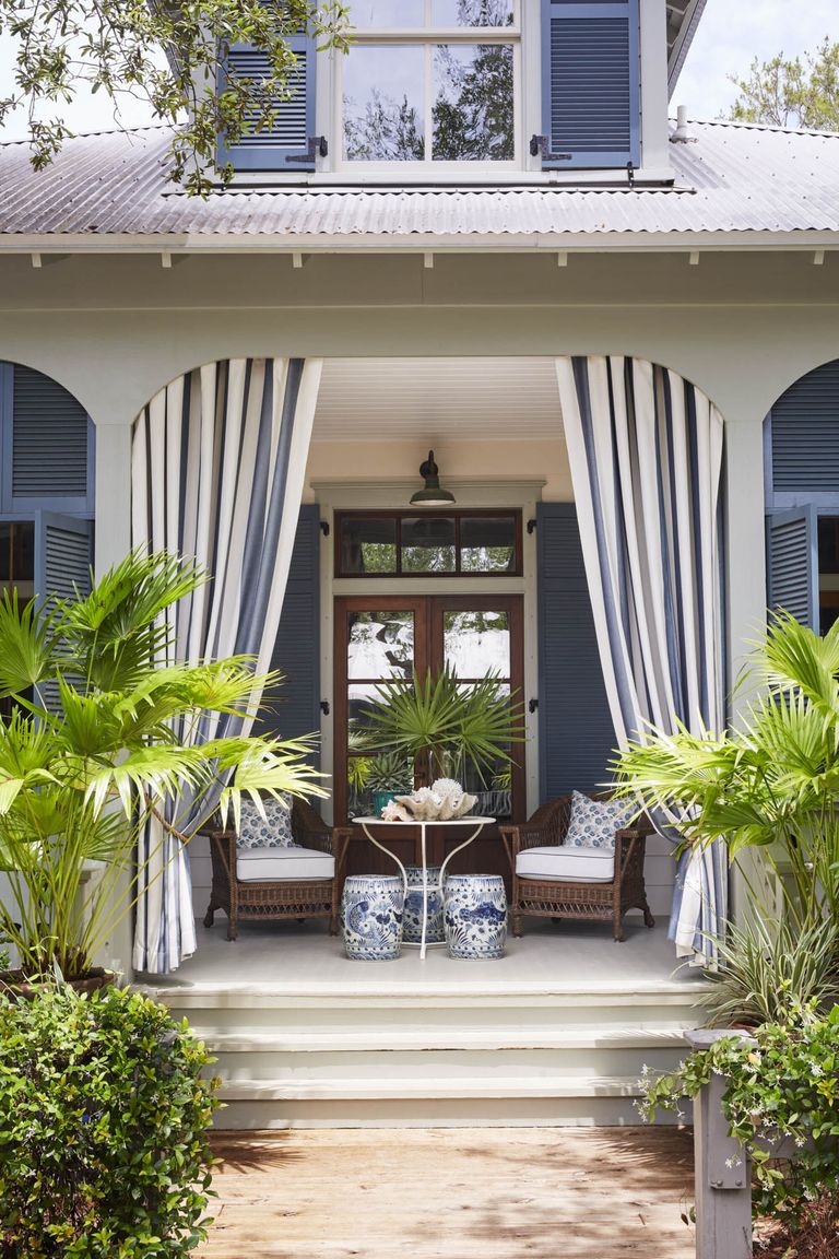 8 outdoor patio curtain ideas that marry style and function | Homes and ...