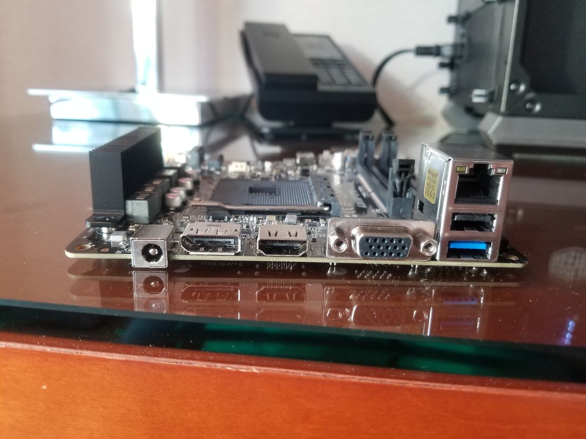 ASRock Debuts World's Smallest AM4 Motherboard, Comes With DeskMini ...